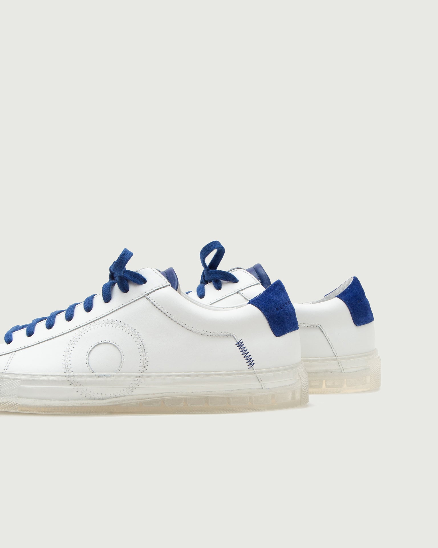 Low 1 | Navy Yin Yang – Oliver Cabell